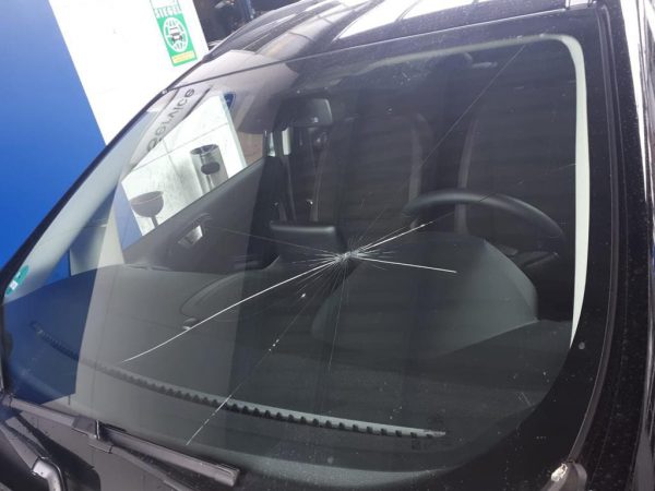 Fahren mit kaputter Autoscheibe | Speedy Autoglas